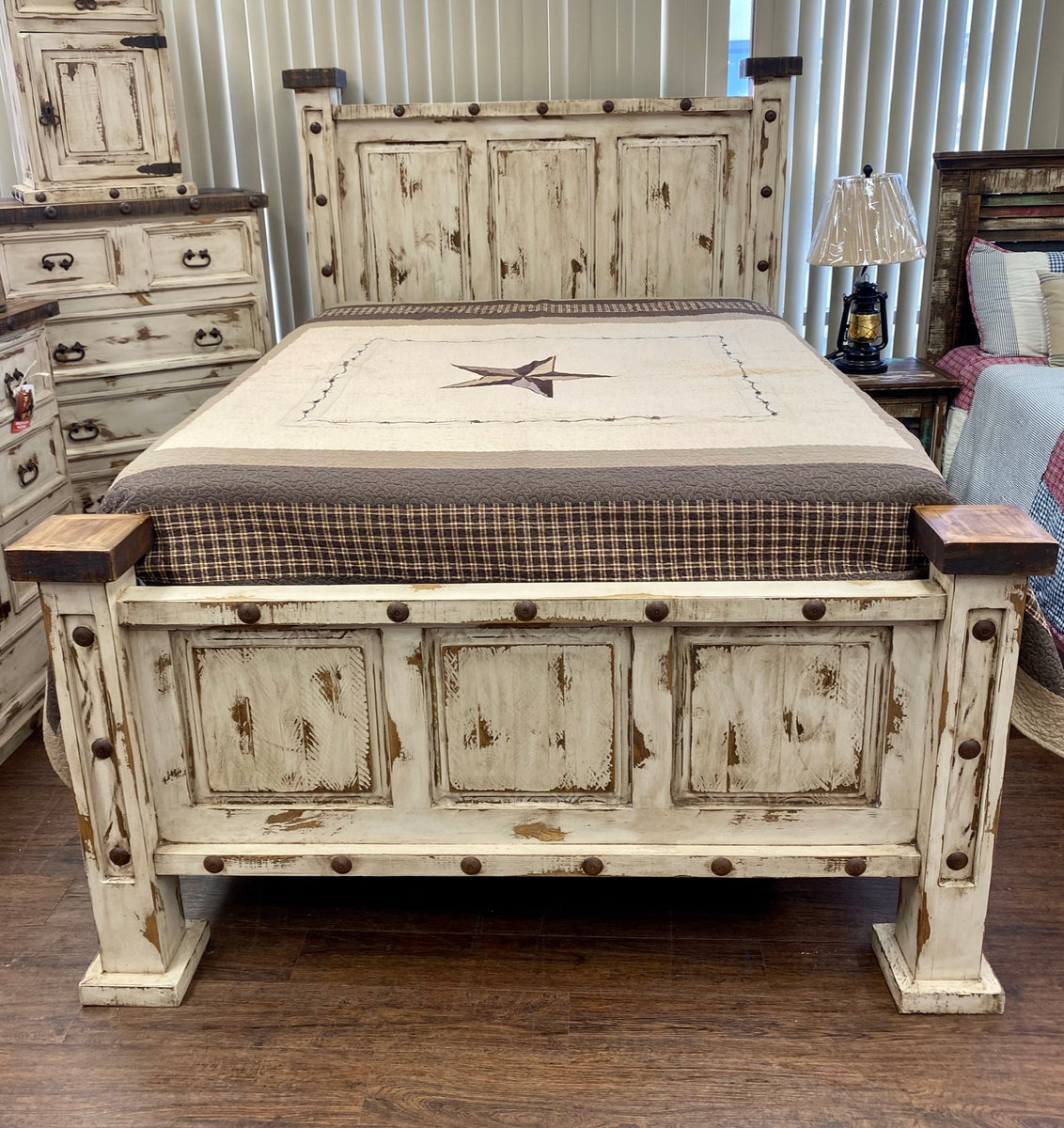 Oldie White Bed – RusticHome-Furniture